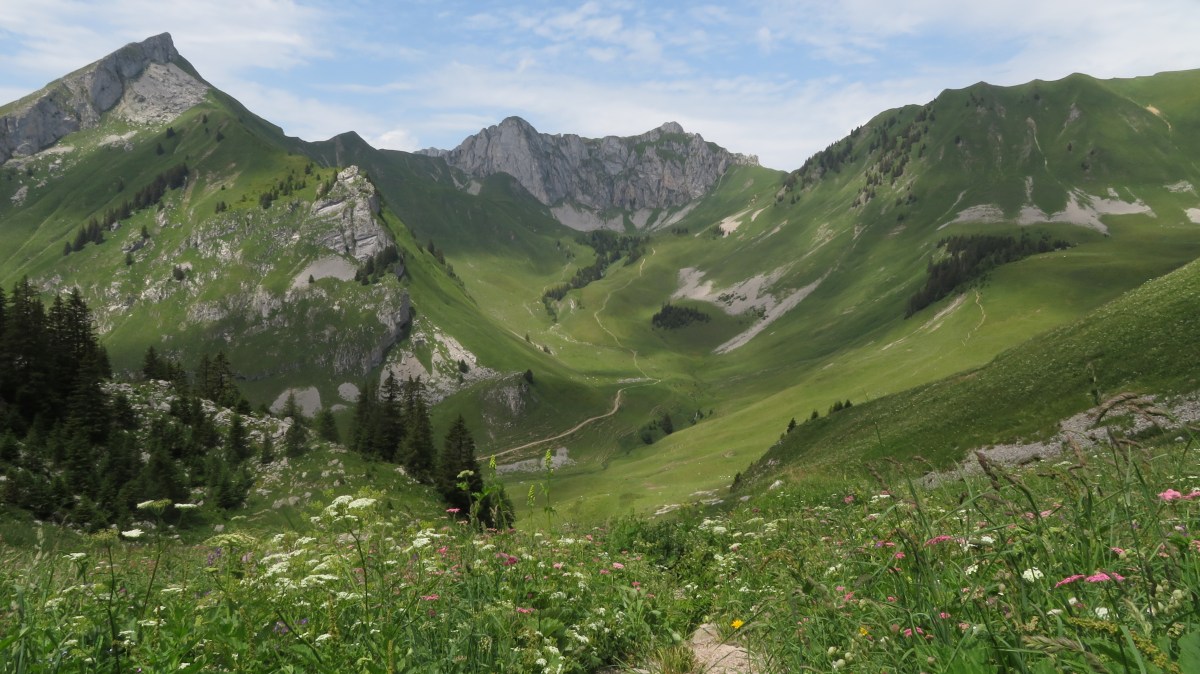 Grande Traversée of France | Thru hikes in Europe, Asia, USA…